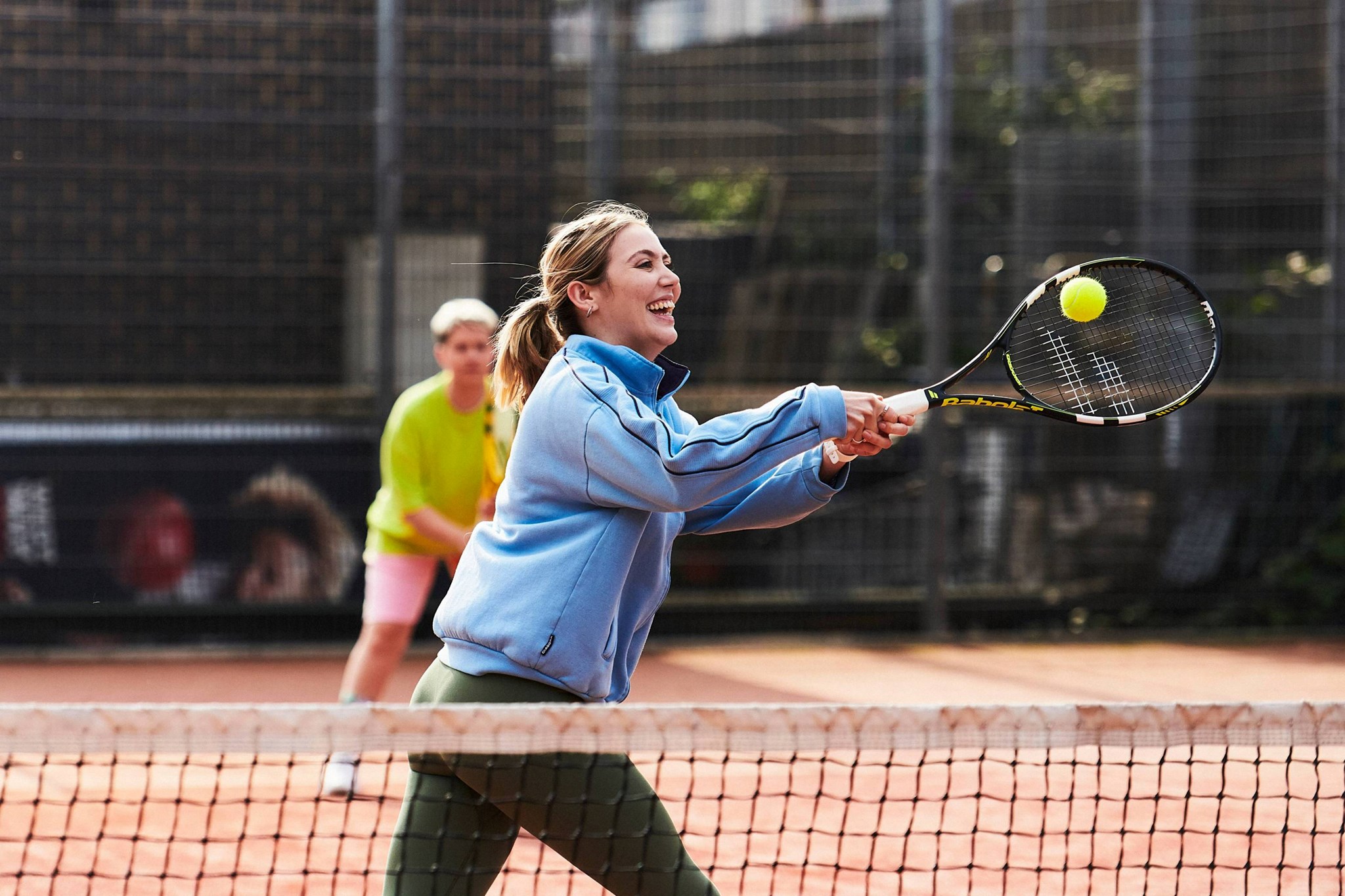 How to hit a correct tennis backhand for beginners