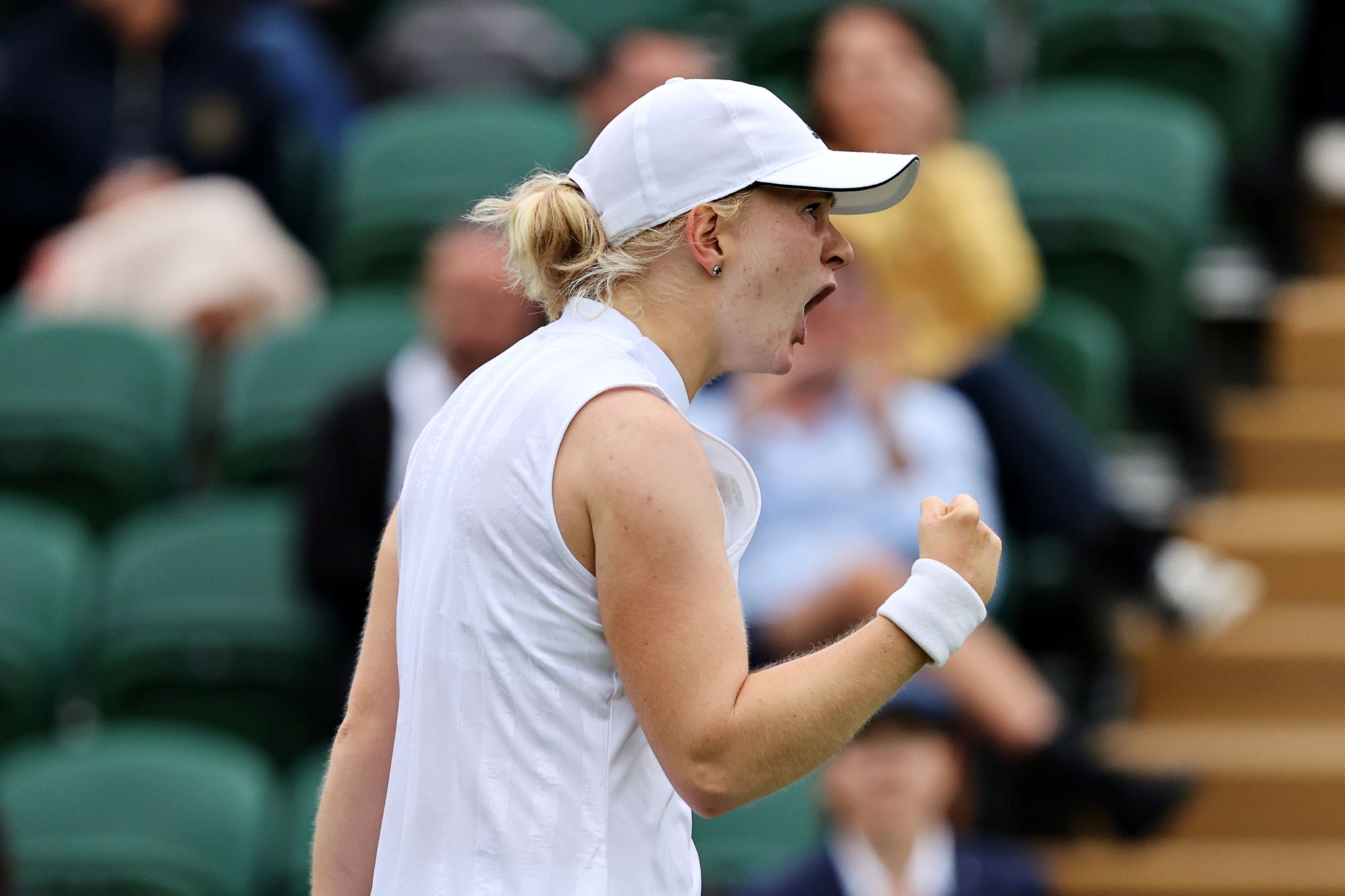 Francesca Jones and Dan Evans make Tour semi-finals; Doubles duo ...