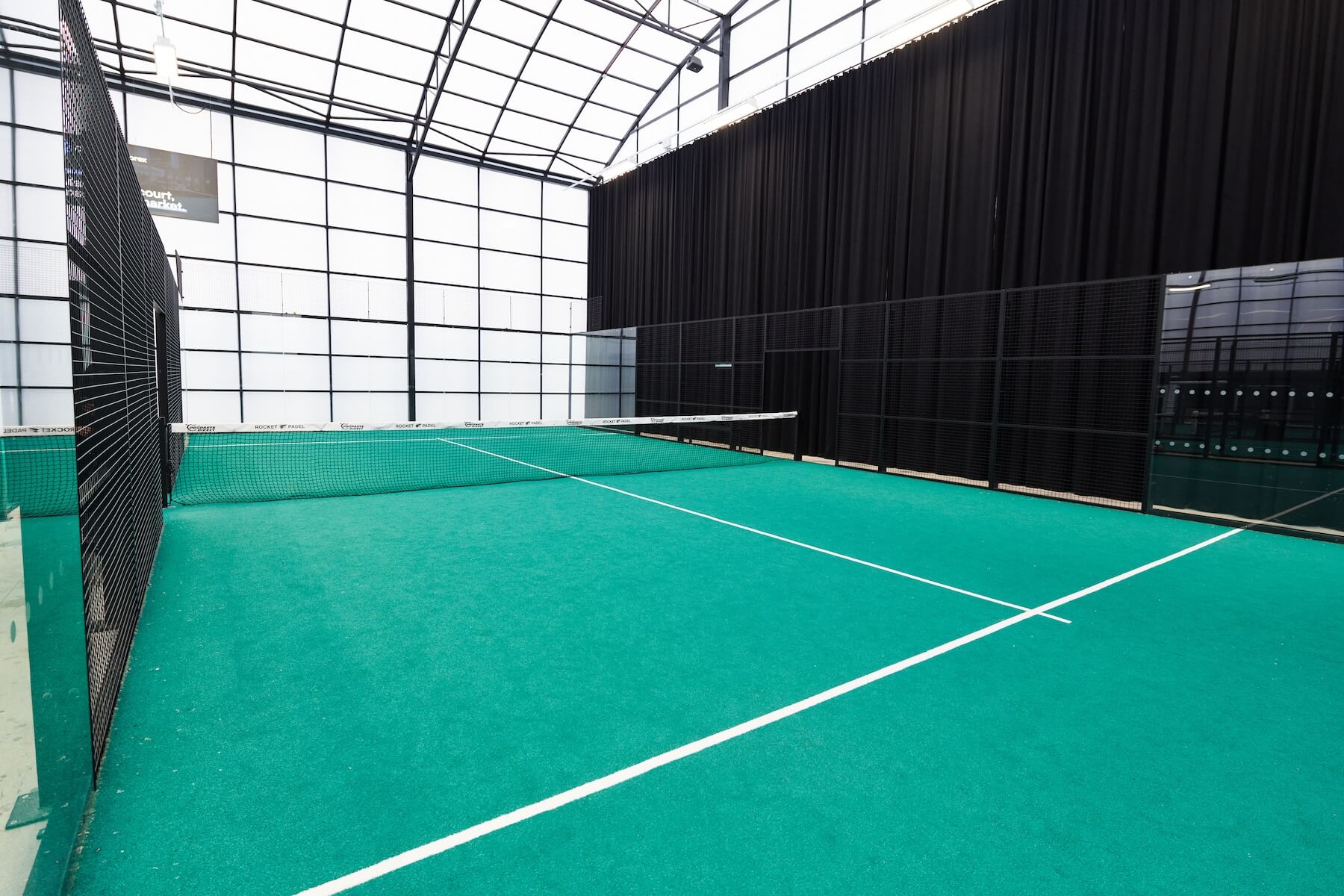Padel court construction: Costs, dimensions & planning