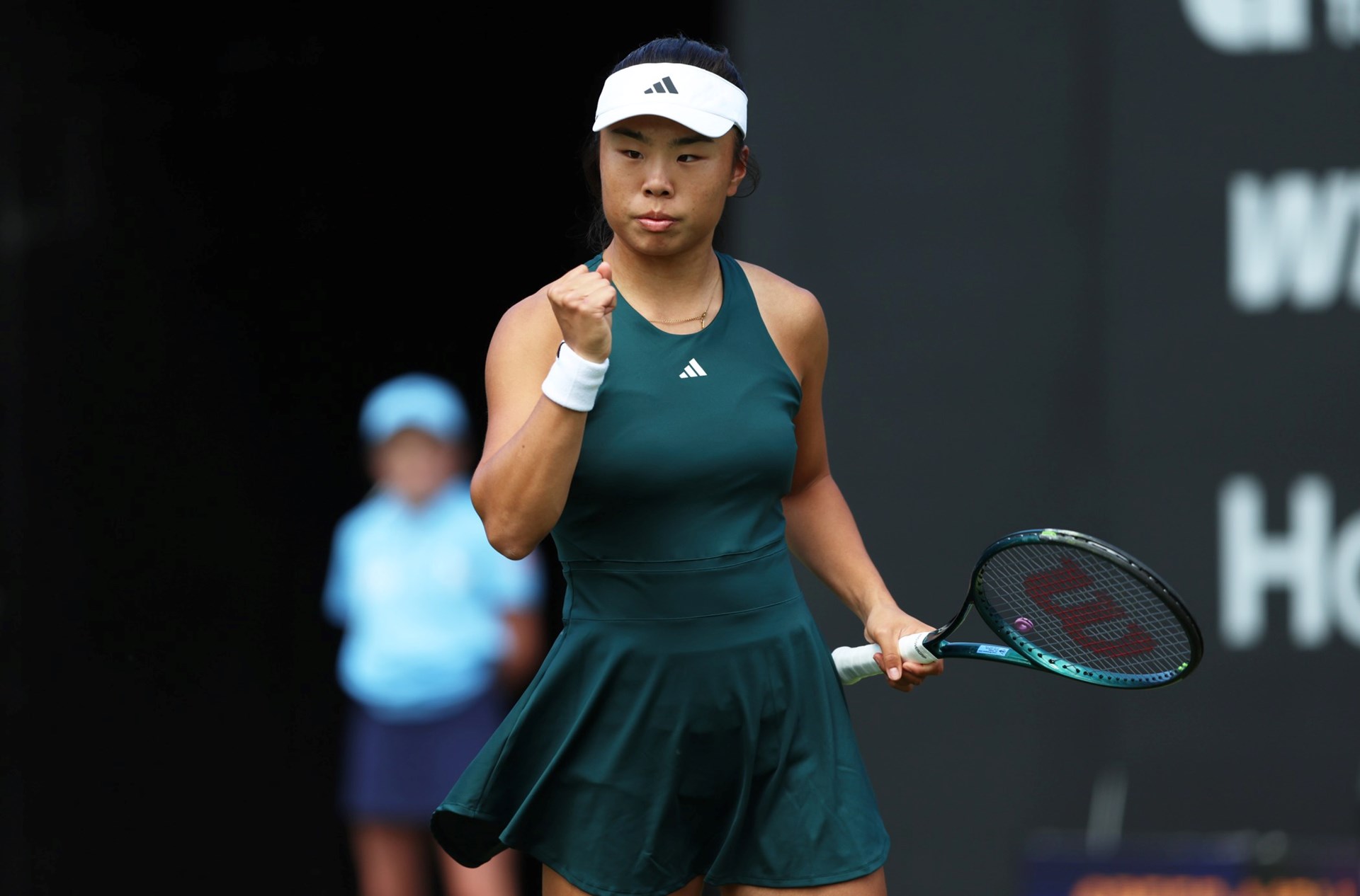 Lexus Birmingham Open 2025: 17-year-old Mimi Xu defeats top seed to ...