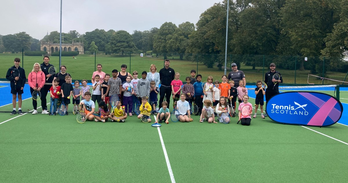 Young players join Jonny O'Mara as Dundee Park courts reopen