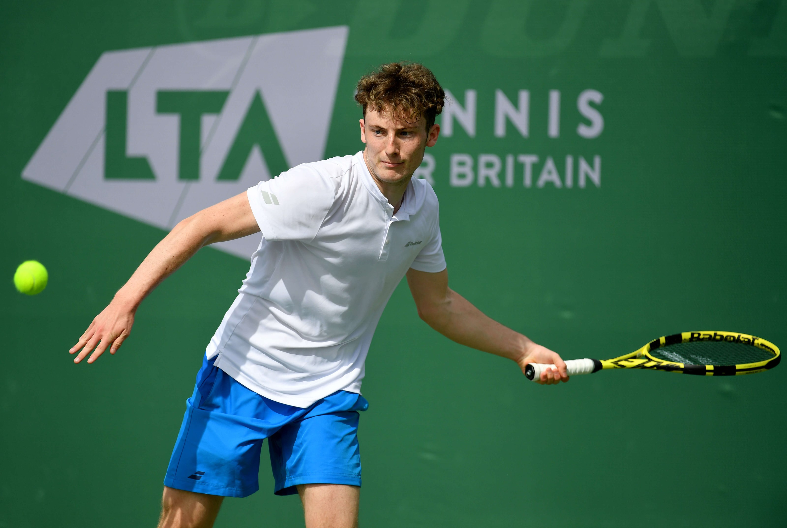 Mingge Xu and Luca Pow win LTA U-18 Junior National Championships | LTA